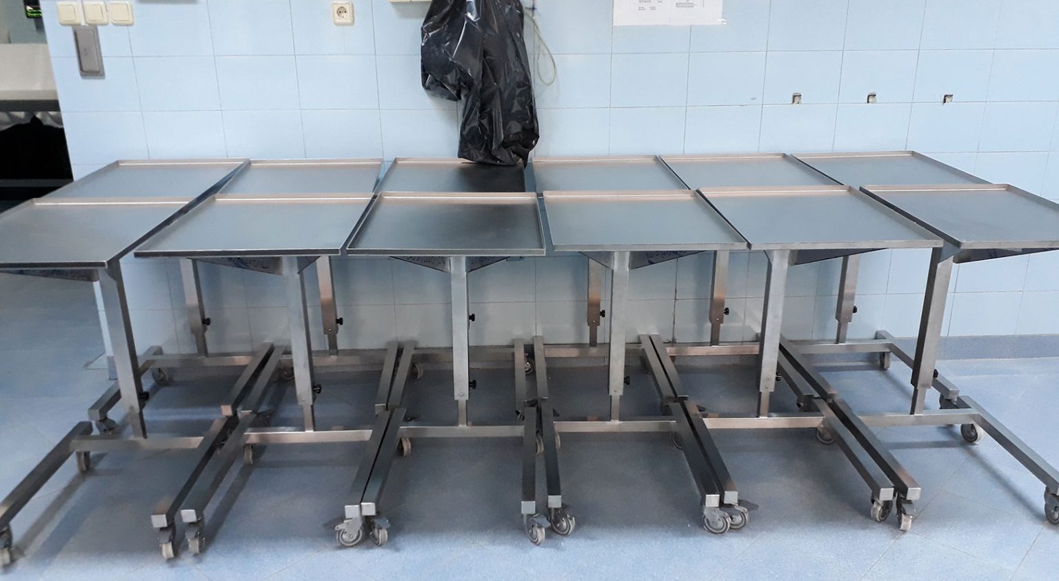 Realizations - Trezero4: Stainless steel furniture for cleanrooms